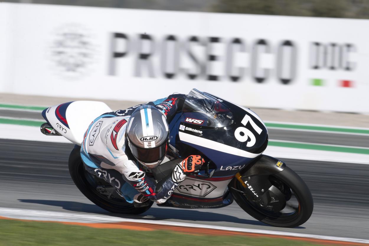 Marco Morelli, Álex Longarela, Milan Pawelec e Iker García, ganadores en Cheste. Fernando Bujosa ...